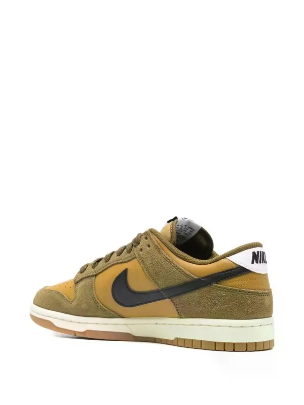 Nike Dunk Low Retro Sneakers - Green