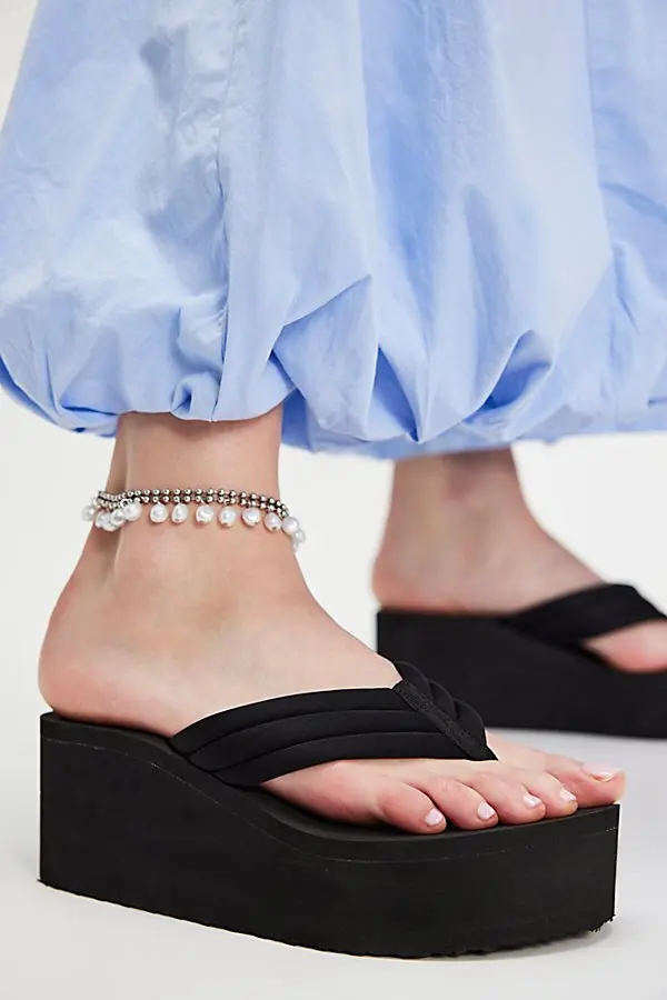 Free People Poolside Wedge Thong Sandals - Black