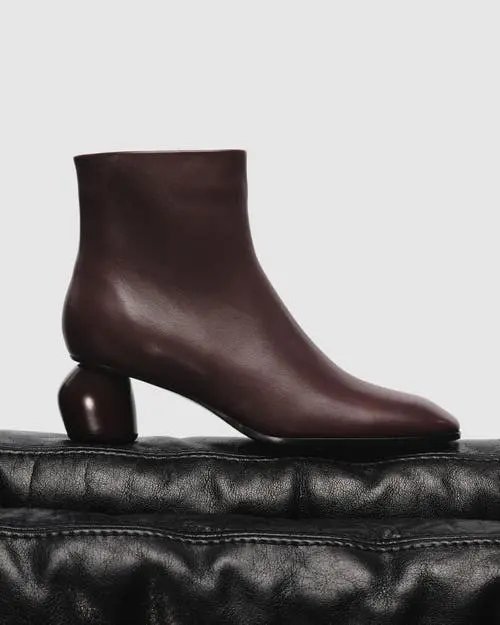MI/MAI Tadao Low Heel Ankle Boots - Burgundy