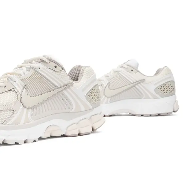 Nike Zoom Vomero 5 W Sneaker - White/bone/grey