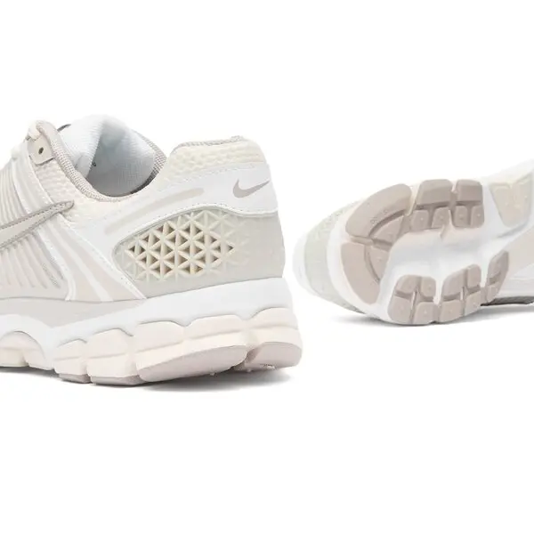 Nike Zoom Vomero 5 W Sneaker - White/bone/grey