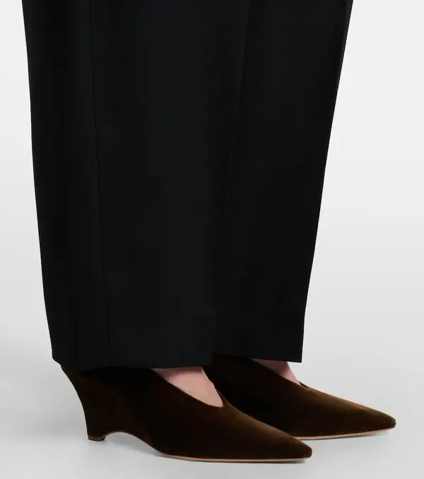 Le Monde Beryl Victoria 70 Velvet Wedges