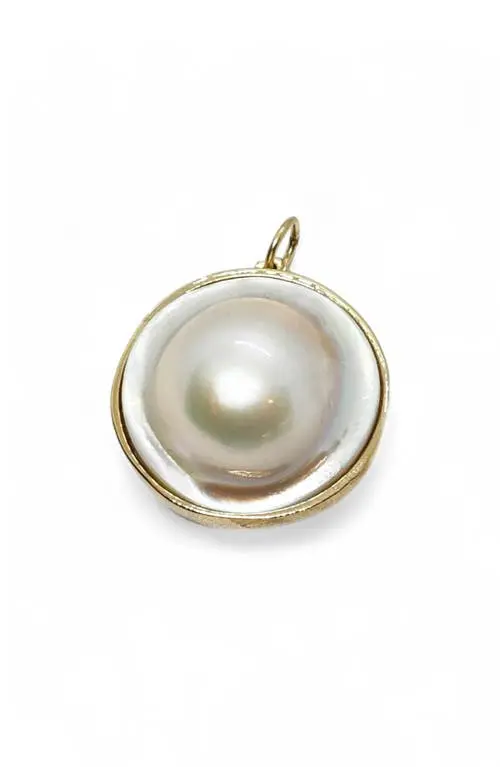 LESLIE PAIGE Mabe Cultured Pearl Charm - Gold/white