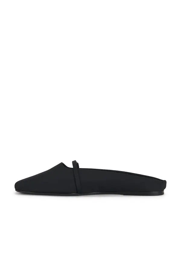 ST. AGNI Plie Flat - Black