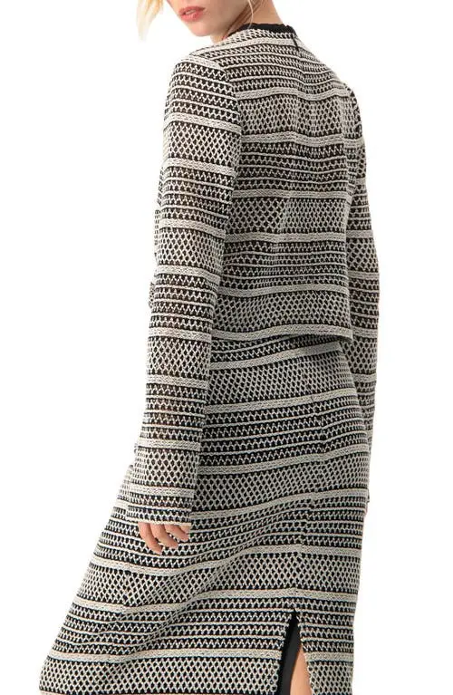 IVONNE Long Sleeve Knit Crop Top With Abstract Pattern