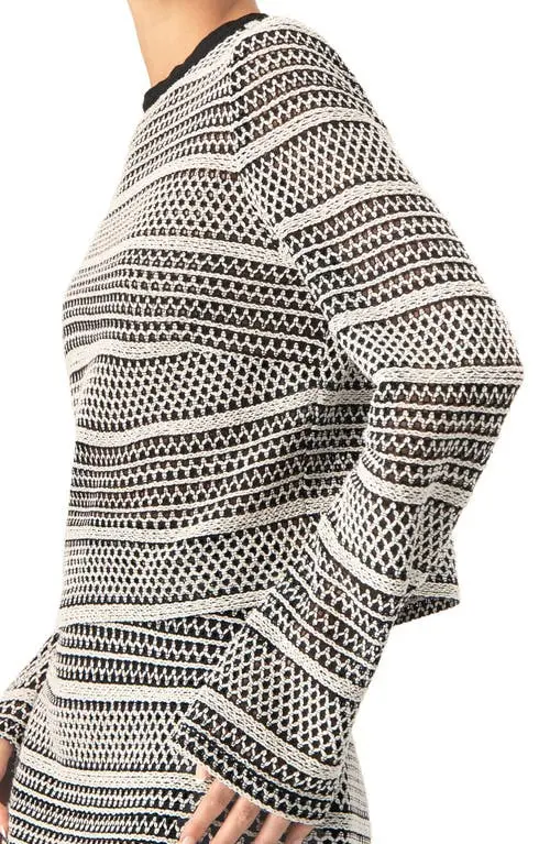IVONNE Long Sleeve Knit Crop Top With Abstract Pattern