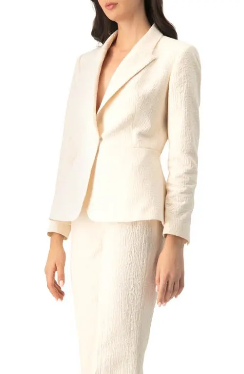 IVONNE Textured Tailored Blazer