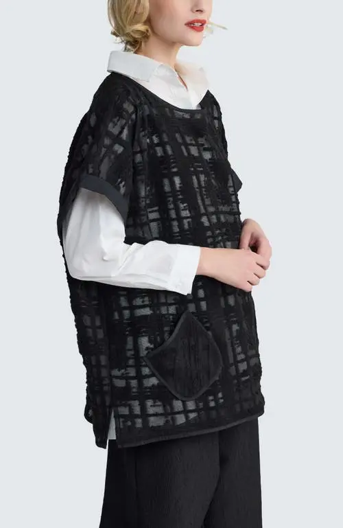 LUUKAA Structured Mesh Tunic