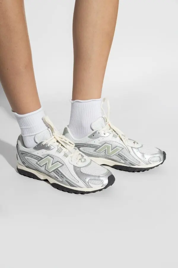 NEW BALANCE 204l Sports Shoes - Silver