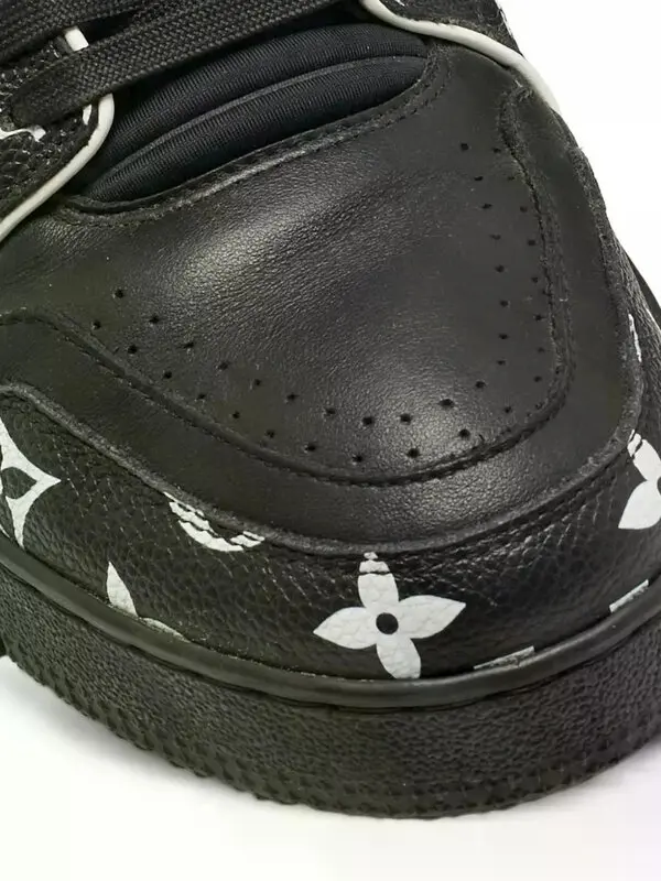 LOUIS VUITTON Leather Trainer Sneakers