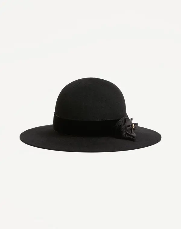 Valentino Garavani Vlogo Signature Hat In Lapin Fabric And Velvet - Black