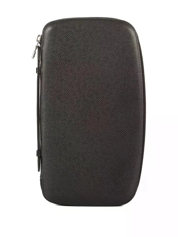 LOUIS VUITTON Zip-around Clutch