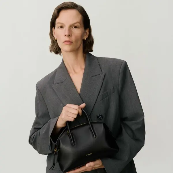 DEMELLIER The Stockholm Bag - Black Fine Grain