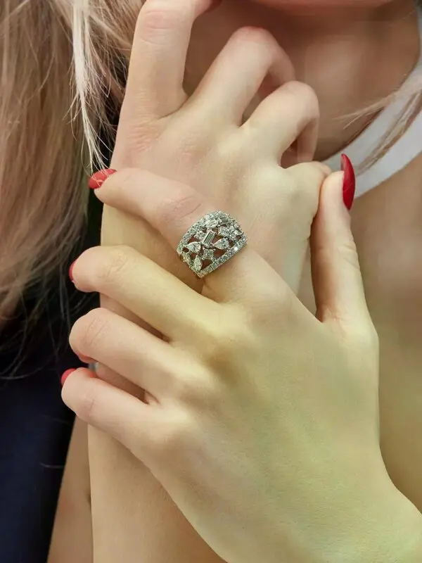 JEWELS AFICIONADO 18k White Gold Diamond Cocktail Ring