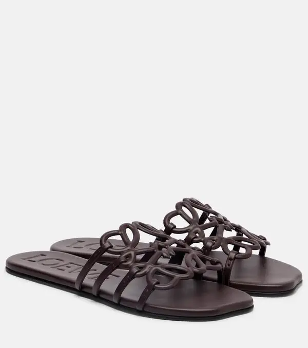 Loewe Petal Anagram Leather Slides - Burgundy