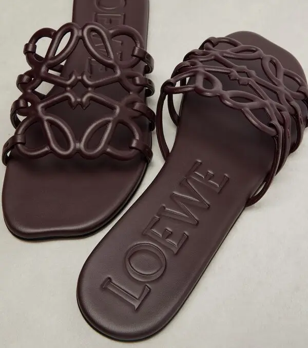 Loewe Petal Anagram Leather Slides - Burgundy