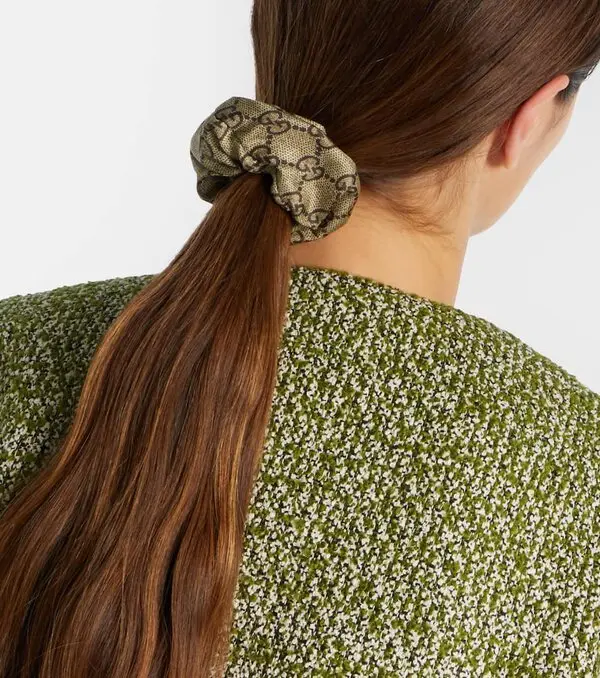 Gucci Silk Gg Patterned Scrunchie - Beige | Editorialist display picture 2