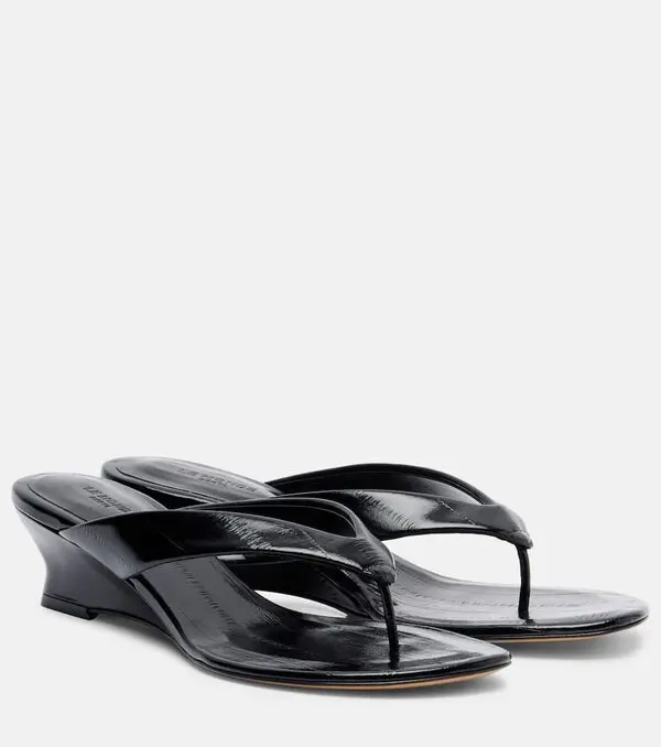 Le Monde Beryl Leather Thong Wedge Sandals - Black