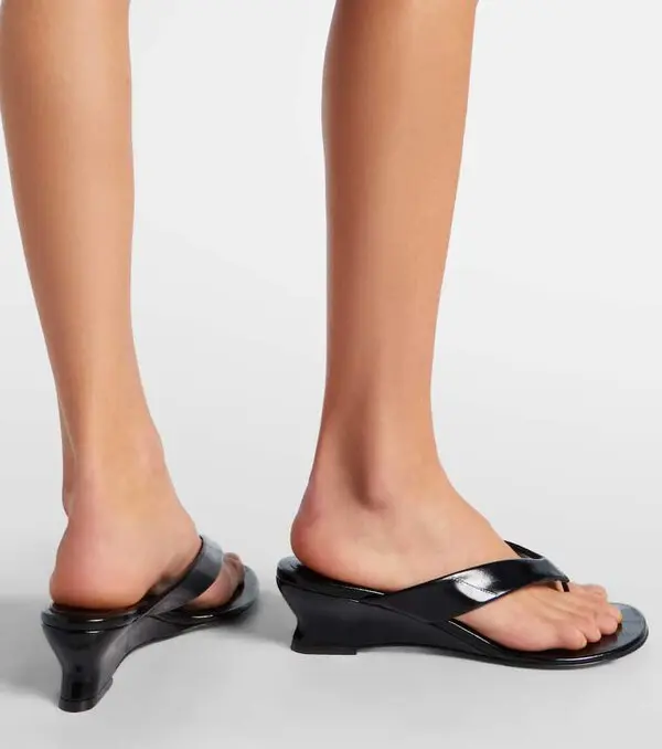Le Monde Beryl Leather Thong Wedge Sandals