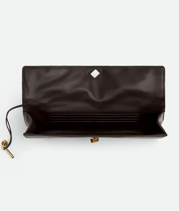 Bottega Veneta Andiamo Top Handle Clutch - Fondant