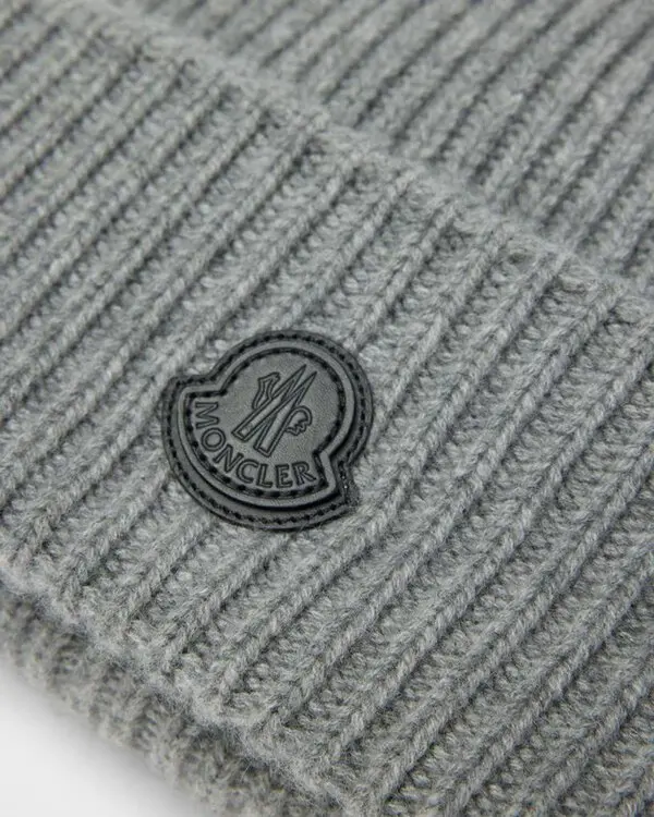 Moncler Cashmere Beanie Hat With Leather Logo - Gray