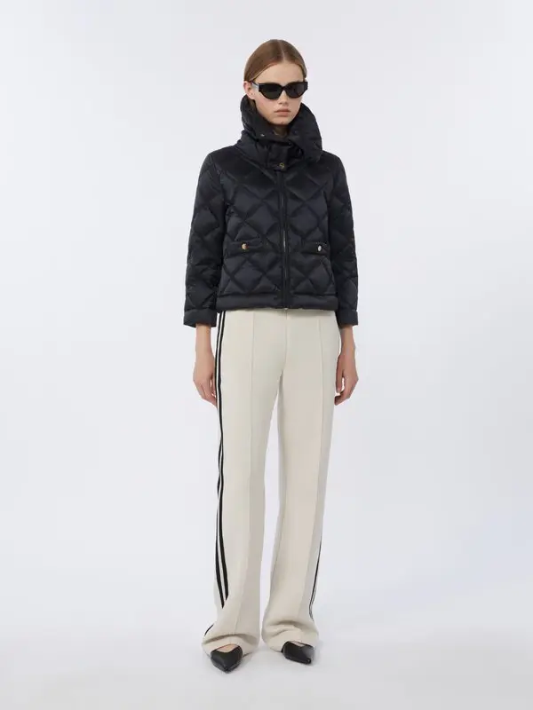 Max Mara Short Quilted Water-repellent Down Jacket - Black