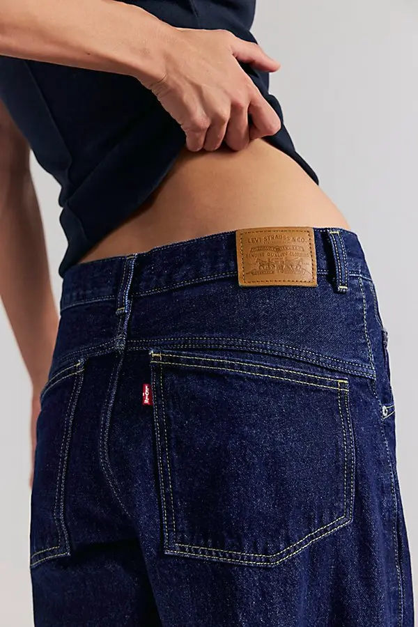 LEVI'S Super Baggy Barrel Jeans - Shaded View