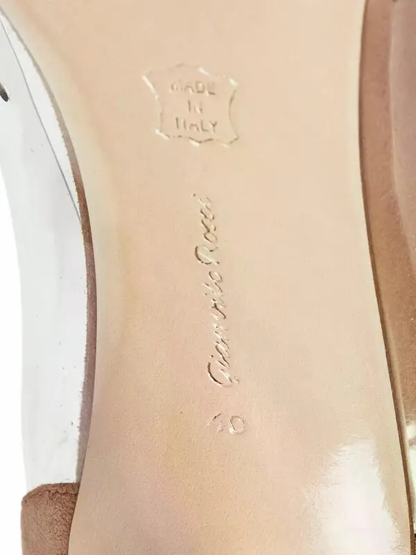 GIANVITO ROSSI Pointed-toe Pump