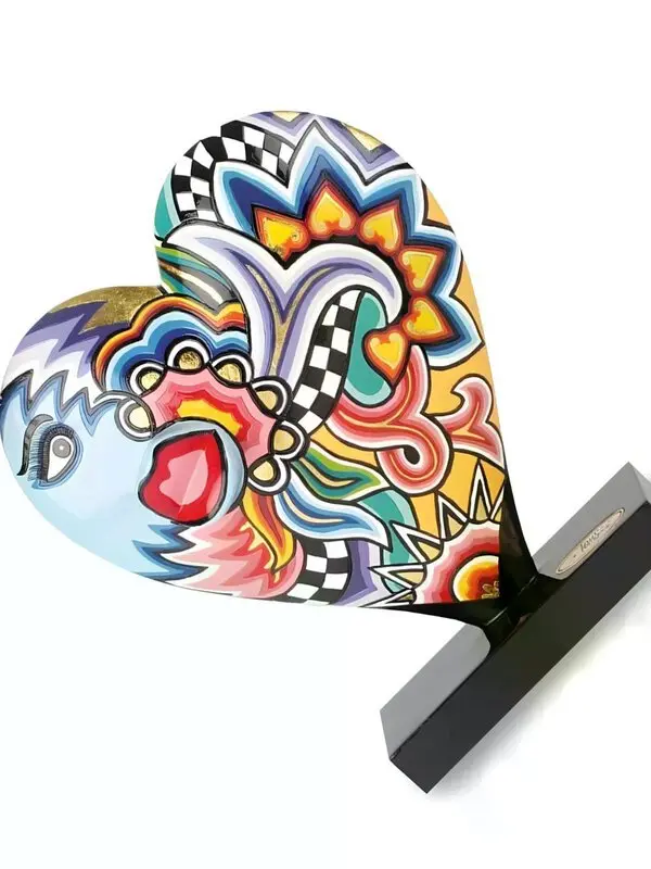 TOMS DRAG Feather Heart Home Decor