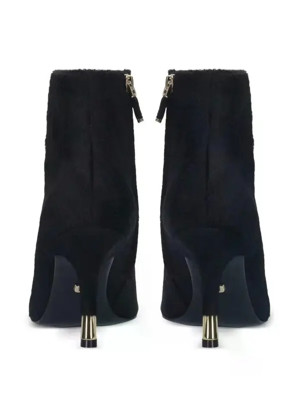 Lola Cruz Pointed Boots