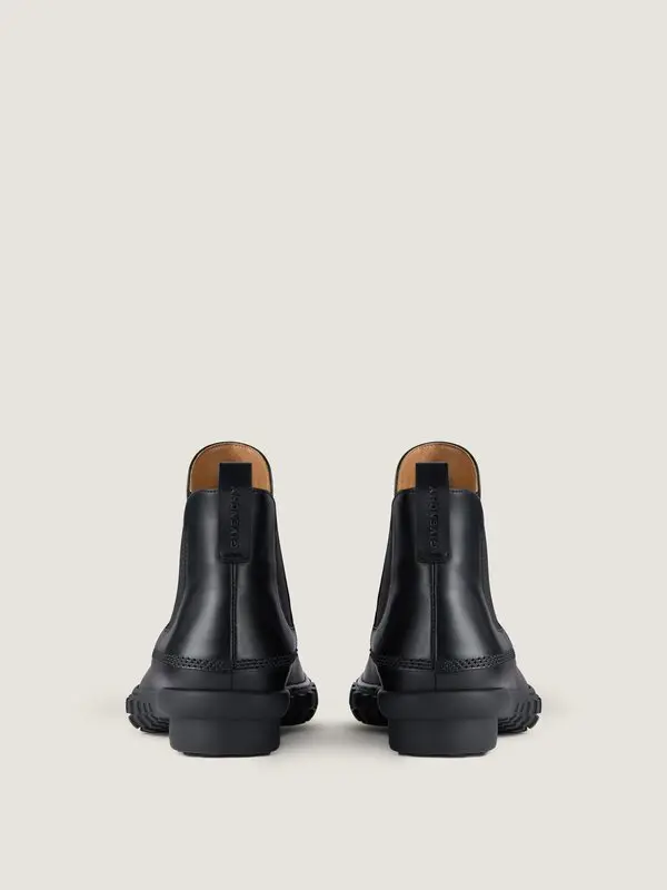 Givenchy Echo Chelsea Boots In Leather