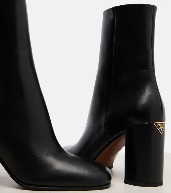Prada Leather Ankle Boots With Zip Closure - Black