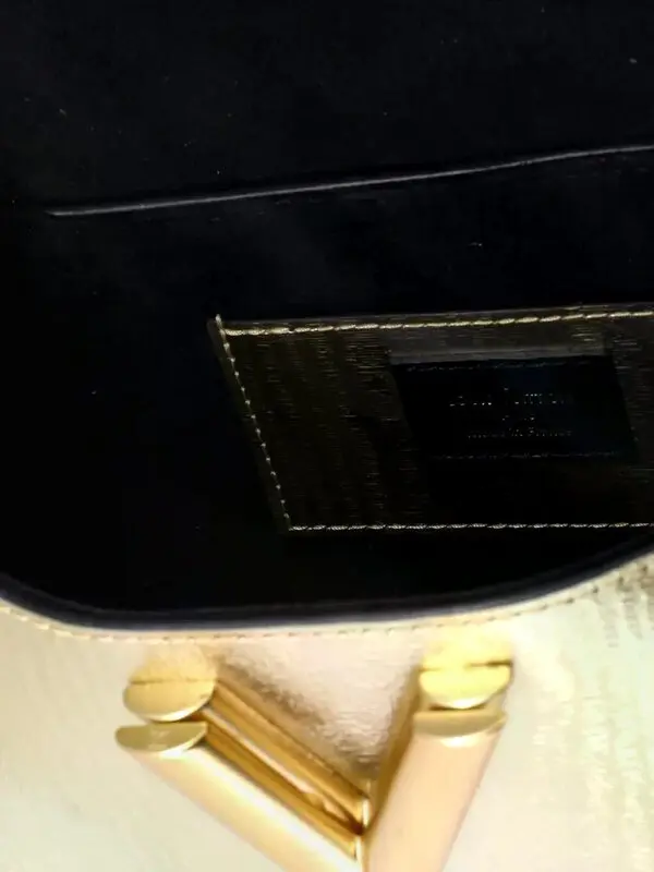 LOUIS VUITTON Twist Handbag Gravity Calfskin Pm - Gold