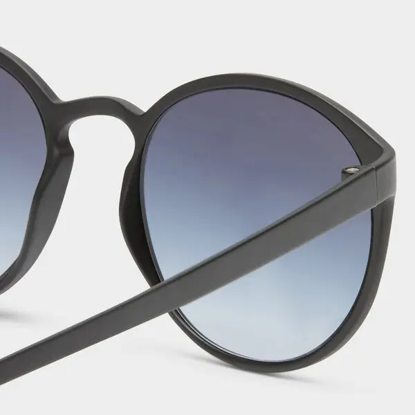Le Specs Swizzle Sunglasses