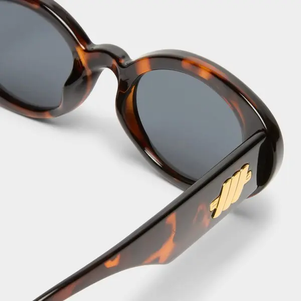 Le Specs Nouveau Vie Oval Sunglasses