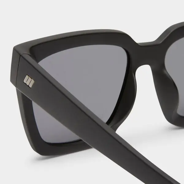 Le Specs Weekend Riot Polarized Sunglasses - Matte Black