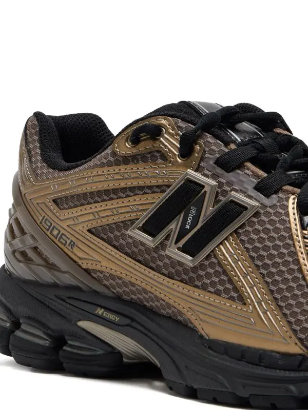 NEW BALANCE 1906r Sneakers - Brown