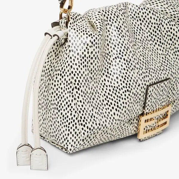 Fendi Mamma Baguette Medium