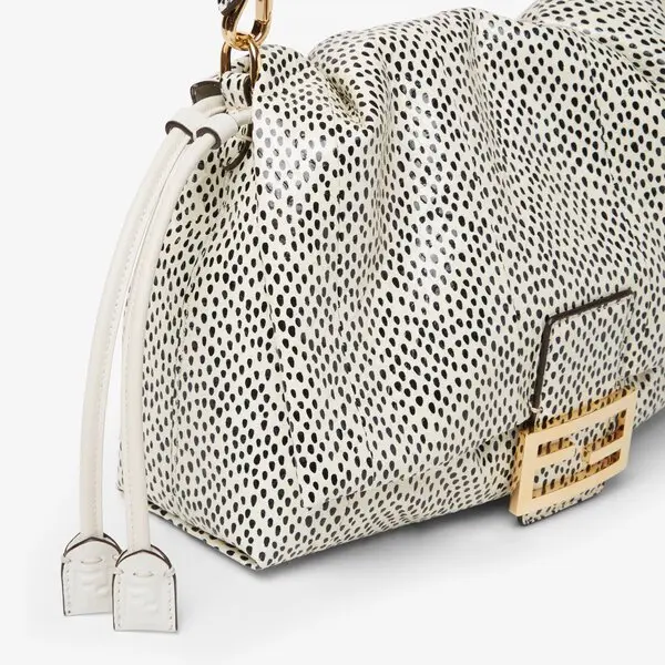 Fendi Mamma Baguette Medium