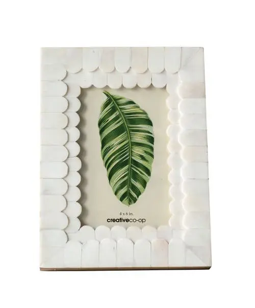 STORIED HOME Scalloped Photo Frame - White