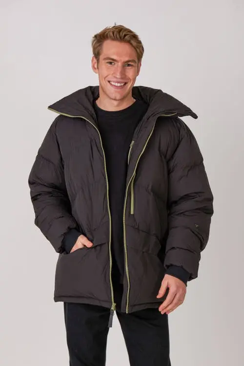 OOSC Oversized Puffer Jacket - Black
