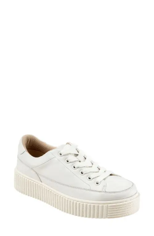 Trotters Baylor Platform Sneakers