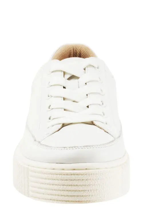 Trotters Baylor Platform Sneakers