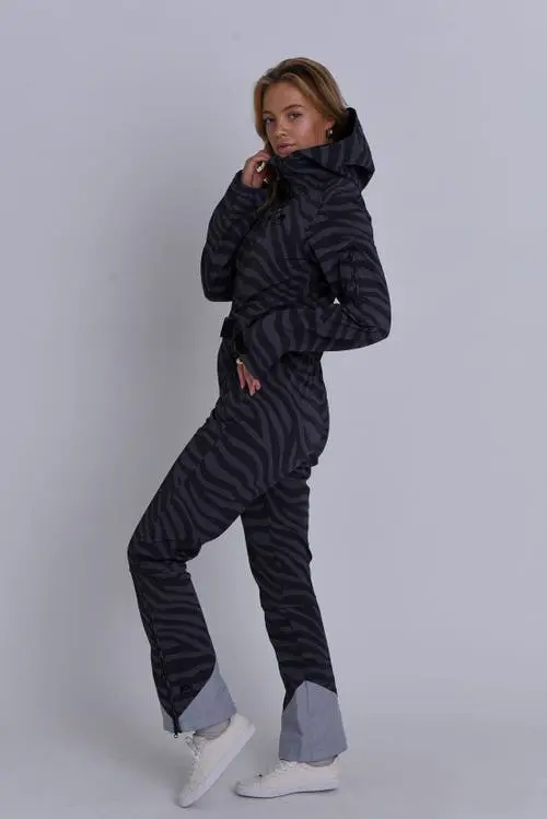 OOSC Chic Ski Suit