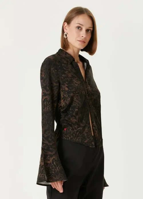 PCFG Fitted V-neck Slit Waist Shirt