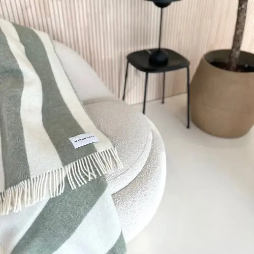 MAISON DEUX Rough Stripe Blanket