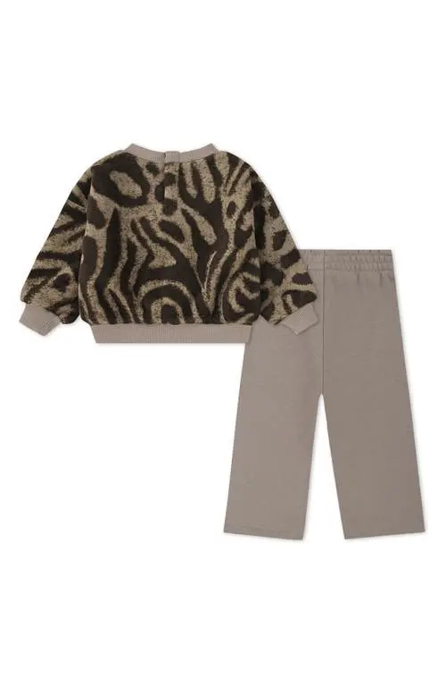 Nike Wild Warmth Sweatshirt & Wide Leg Pants Set