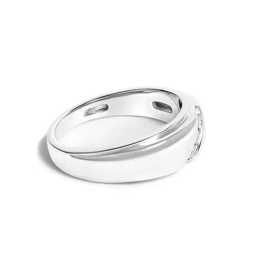 HAUS OF BRILLIANCE Sterling Silver 1/6 Cttw Three Stone Diamond Band Ring
