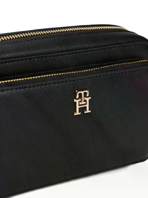 Tommy Hilfiger Zipped Shoulder Bag