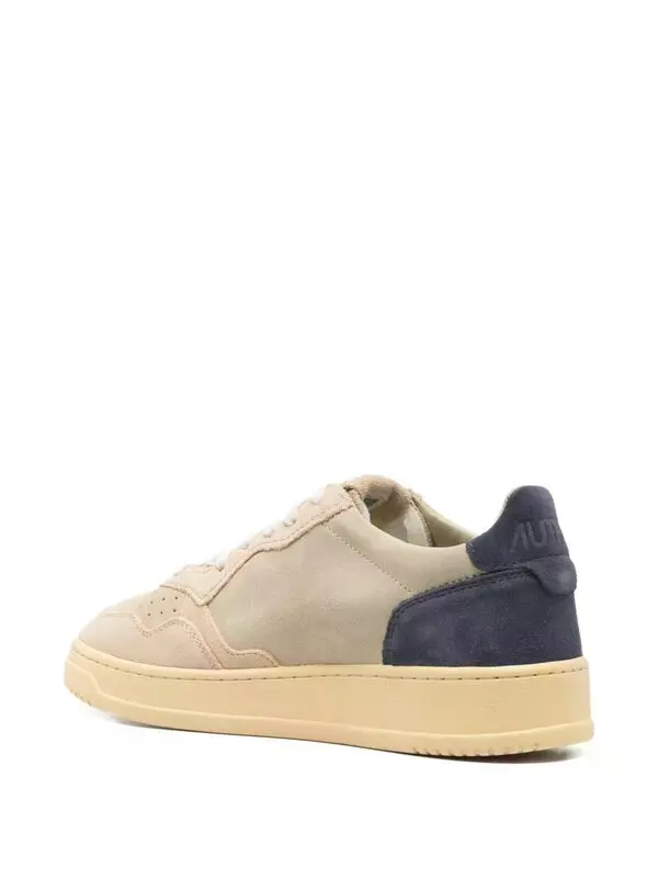 AUTRY Medalist Suede Sneakers - Neutrals
